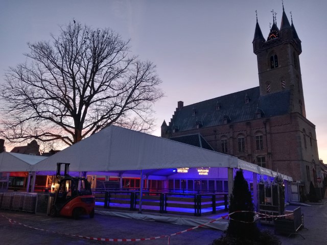 Bouwbedrijf Frank Baas wint curlingcompetitie voor sponsors in Sluis ...