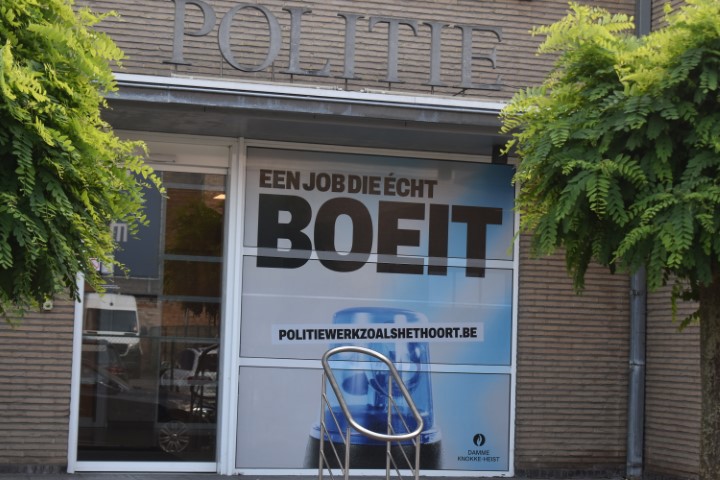 Politieraad heeft mandaat van korpschef Steve De Smet verlengd | Het ...